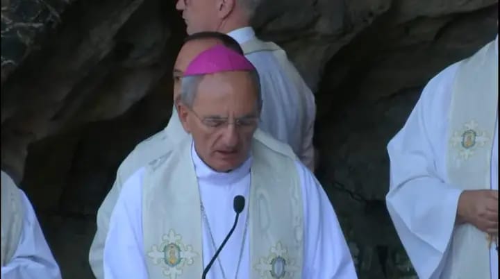 Il vescovo della Diocesi di Teggiano-Policastro a Lourdes per la recita del Rosario – Italia2news