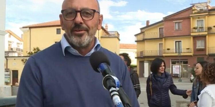 Lutto a Sarconi per la morte del sindaco Giovanni Tempone. Aveva 60 ...