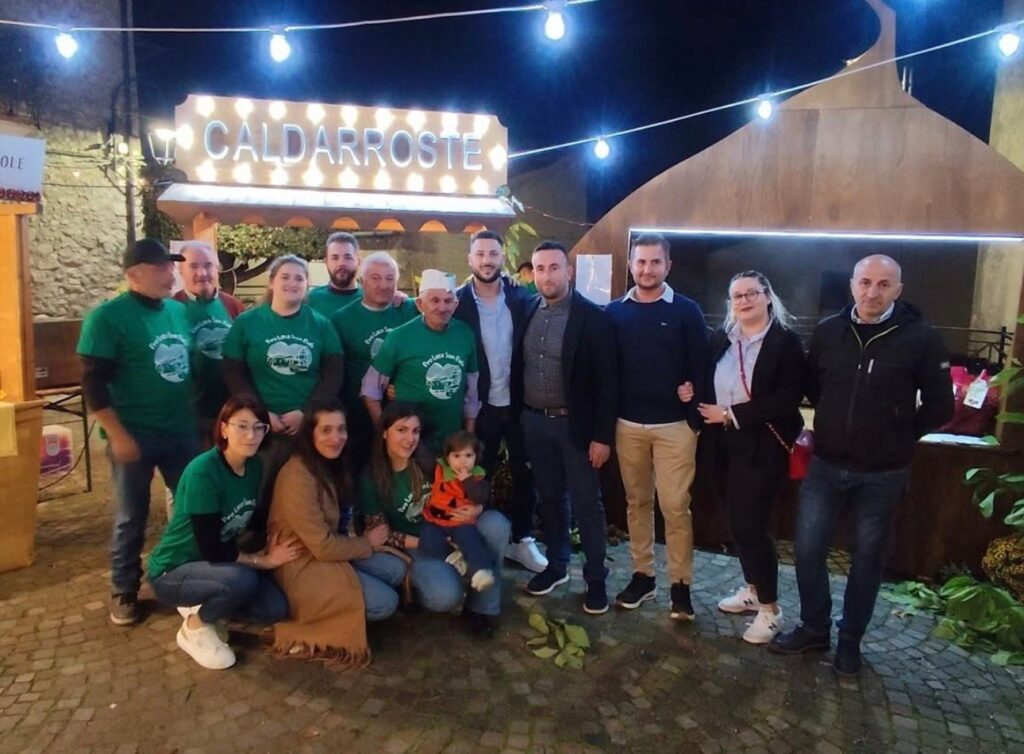 Solidarietà e tradizione protagoniste alla XXII Festa della Castagna di ...